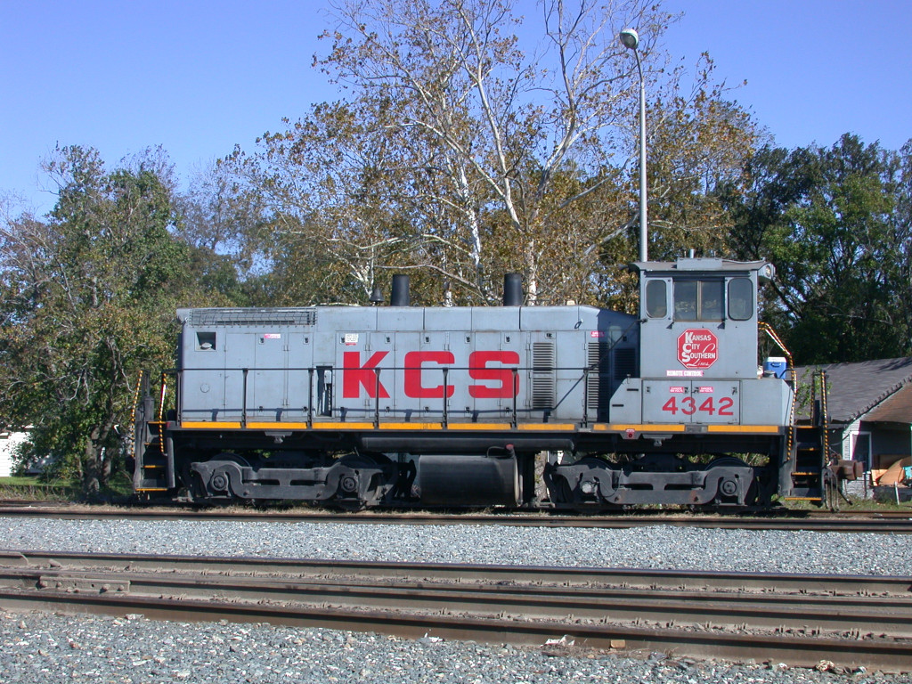 KCS 4342 23Apr2005 Along Spur 380 #2